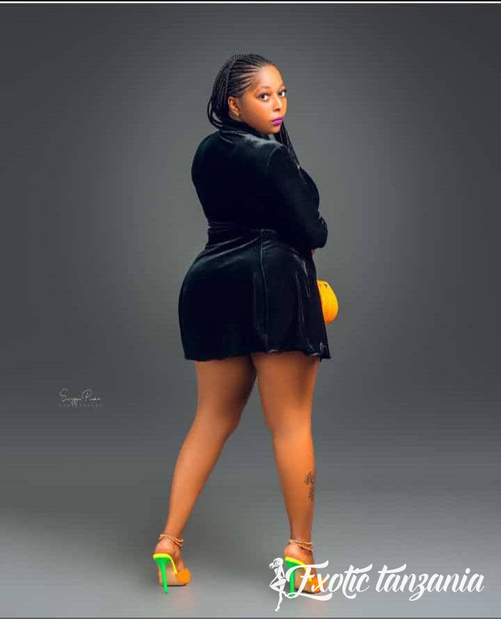 SABRINA - Washikaji, Wauza Kuma na Malaya | Exotic Escorts Tz