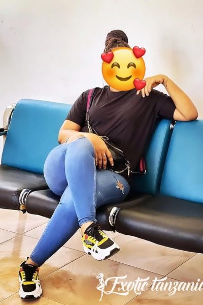 Picha za Uchi Tanzania – Kuma Live, Video na Magroup Moto